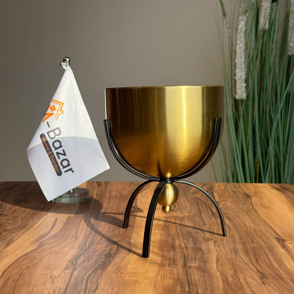 Aurum Tripod Planter - mbazar.co – M-Bazar
